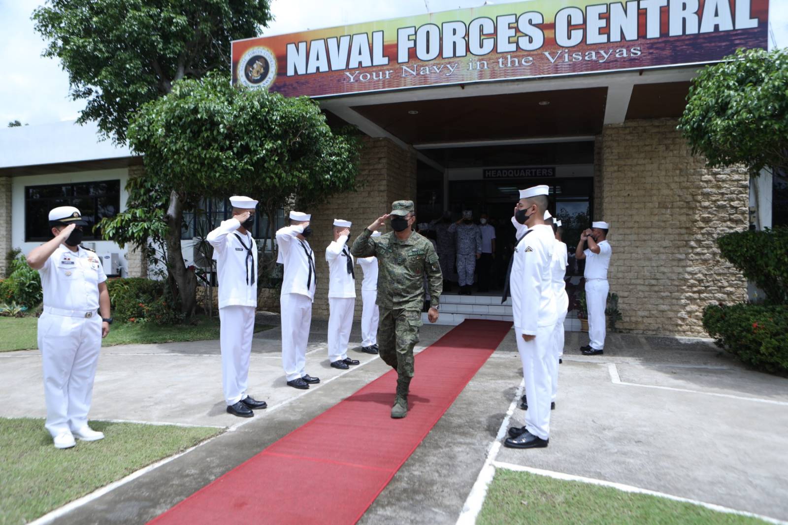 AFP Chief visits Naval Forces Central, commends troops